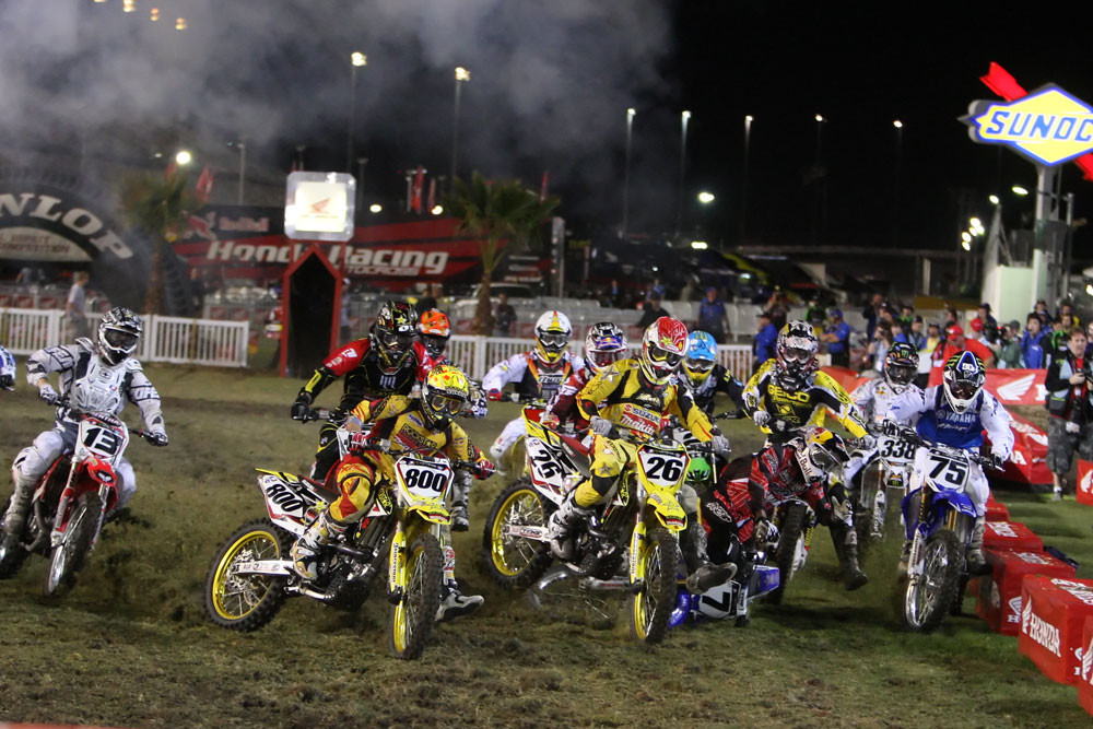 Daytona first turn - 2009 Best of Supercross - Motocross Pictures ...