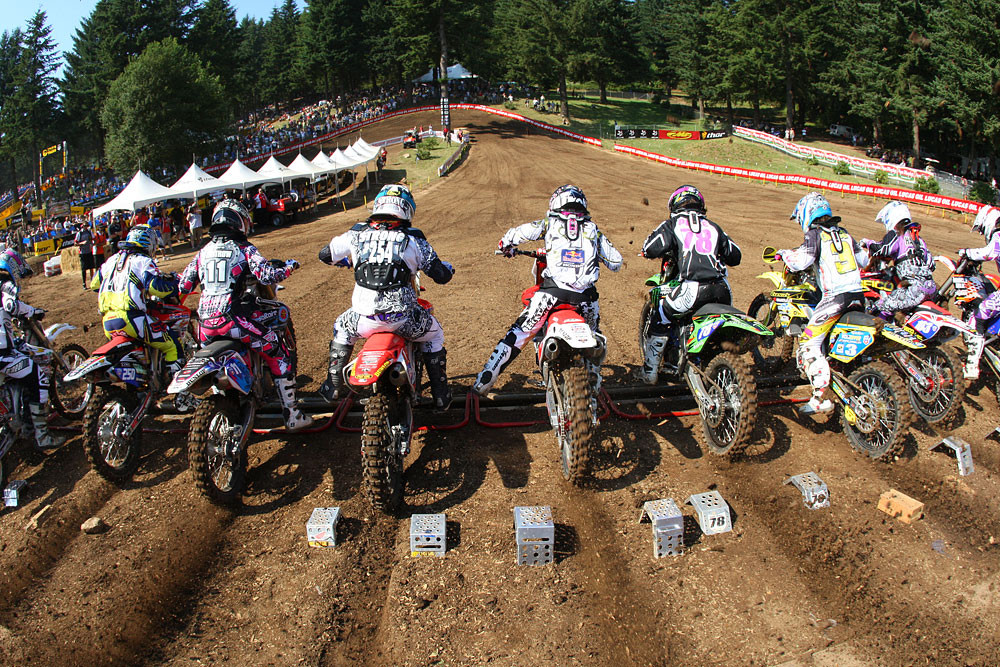 Women's moto two start - Lucas Oil AMA Pro Motocross Championship ...