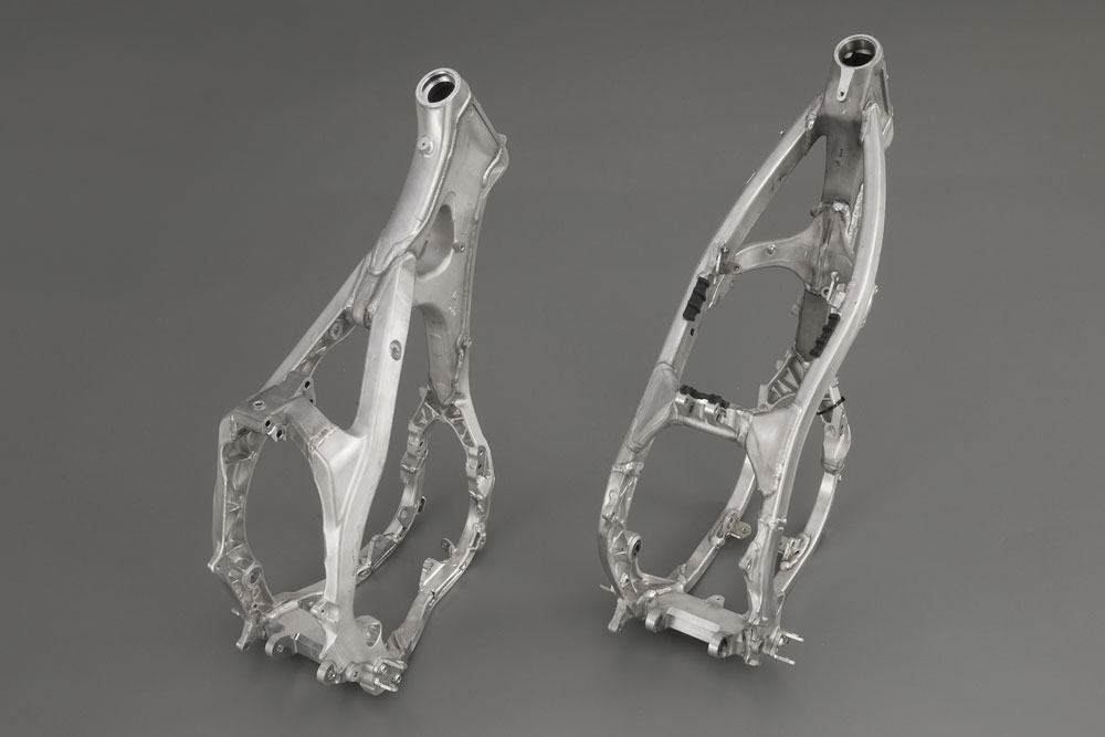 2010 Yamaha YZ450F frame '09/'10 - First Look: 2010 Yamaha YZ450F - Motocross Pictures - Vital MX