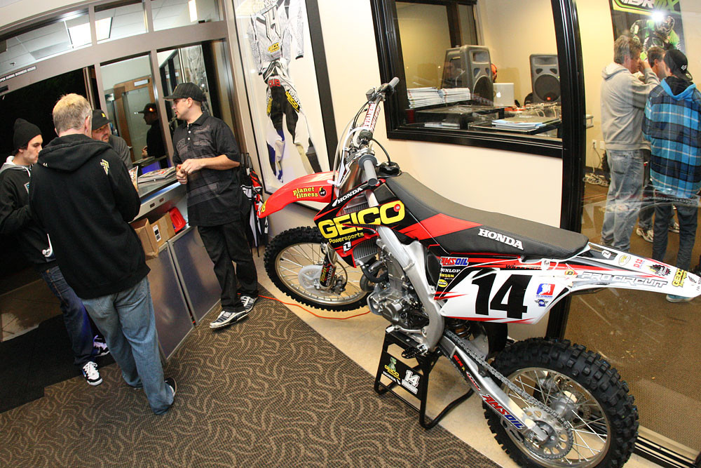 Kevin Windham - Answer, MSR, & Pro Taper Open House - Motocross ...
