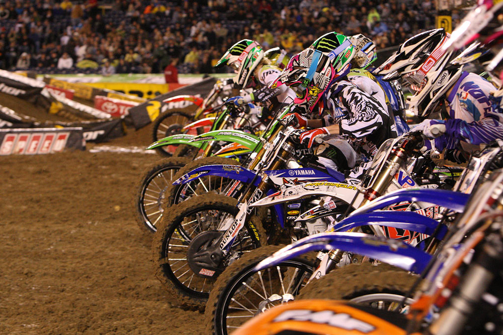 Lites main event start - Monster Energy Supercross: San Diego 2010 ...