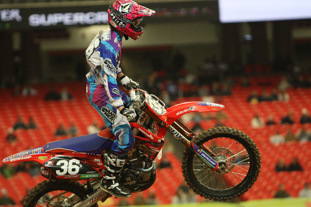 darryn-durham-vital-mx-pit-bits-atlanta-2010-motocross-pictures-vital-mx