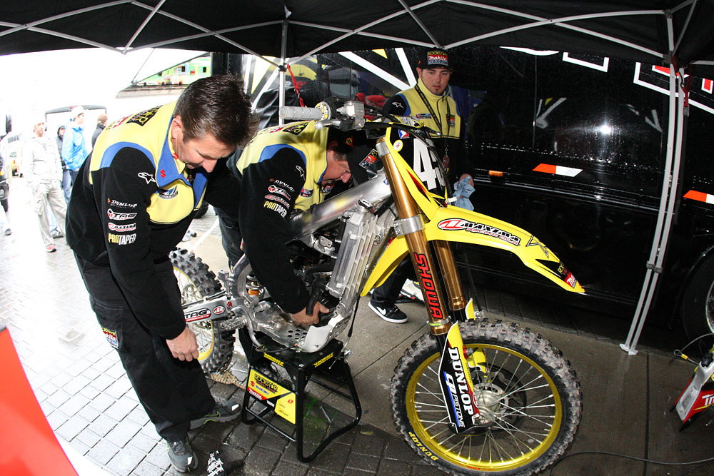 Engine swap - Vital MX Pit Bits: Toronto 2010 - Motocross Pictures ...