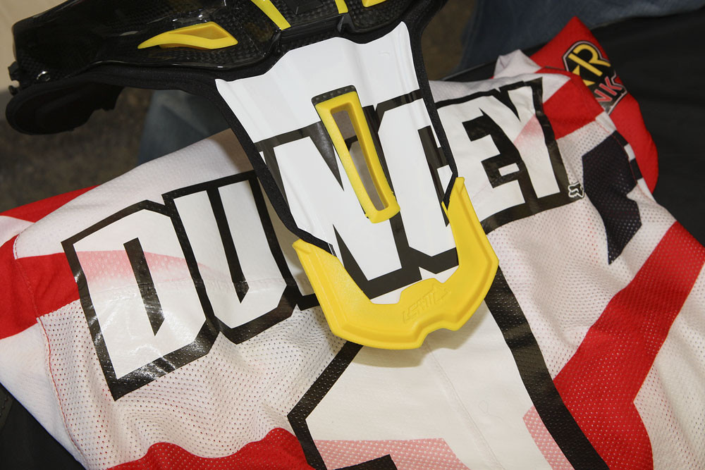 Leatt Graphics - Vital MX Pit Bits: Anaheim 1 2011 - Motocross Pictures ...