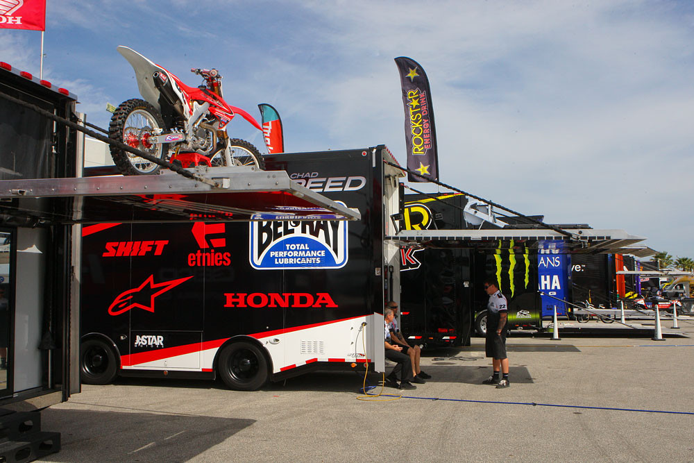 NASCAR style pits - Vital MX Pit Bits: Daytona 2011 - Motocross ...