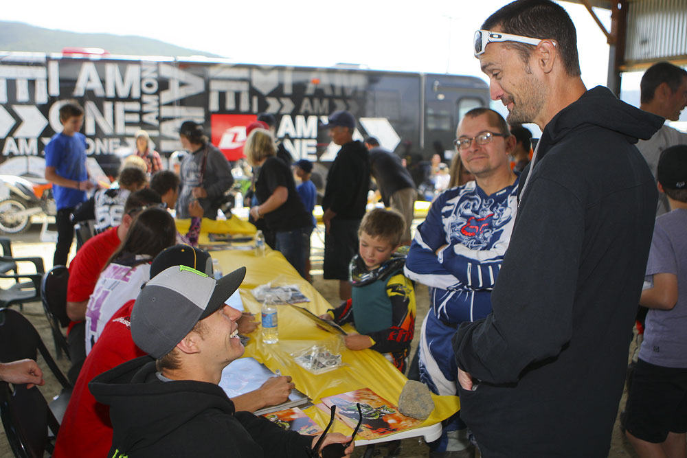 Autographs - Ian Trettel Ride Day - Motocross Pictures - Vital MX