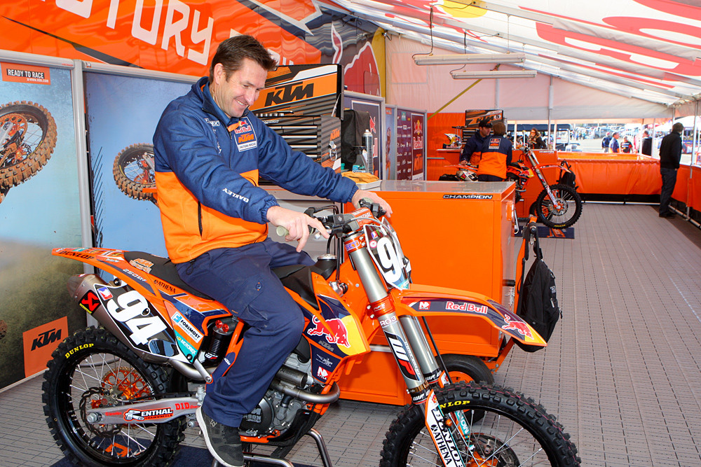 Ian Harrison - Vital MX Pit Bits: Oakland - Motocross Pictures - Vital MX