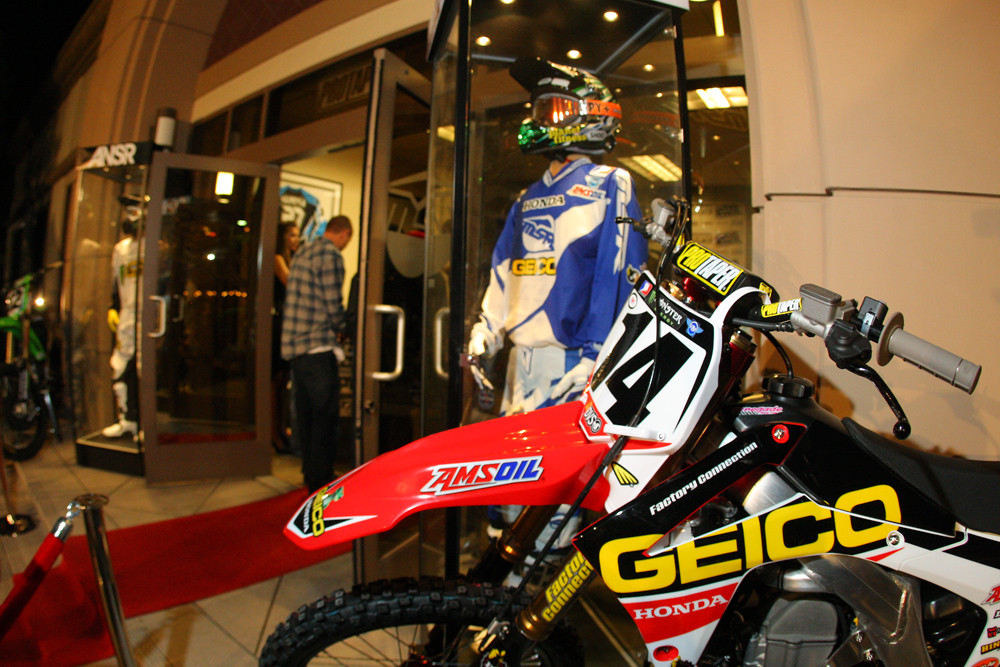 Kevin Windham - Open House: Answer/MSR/Pro Taper - Motocross Pictures ...