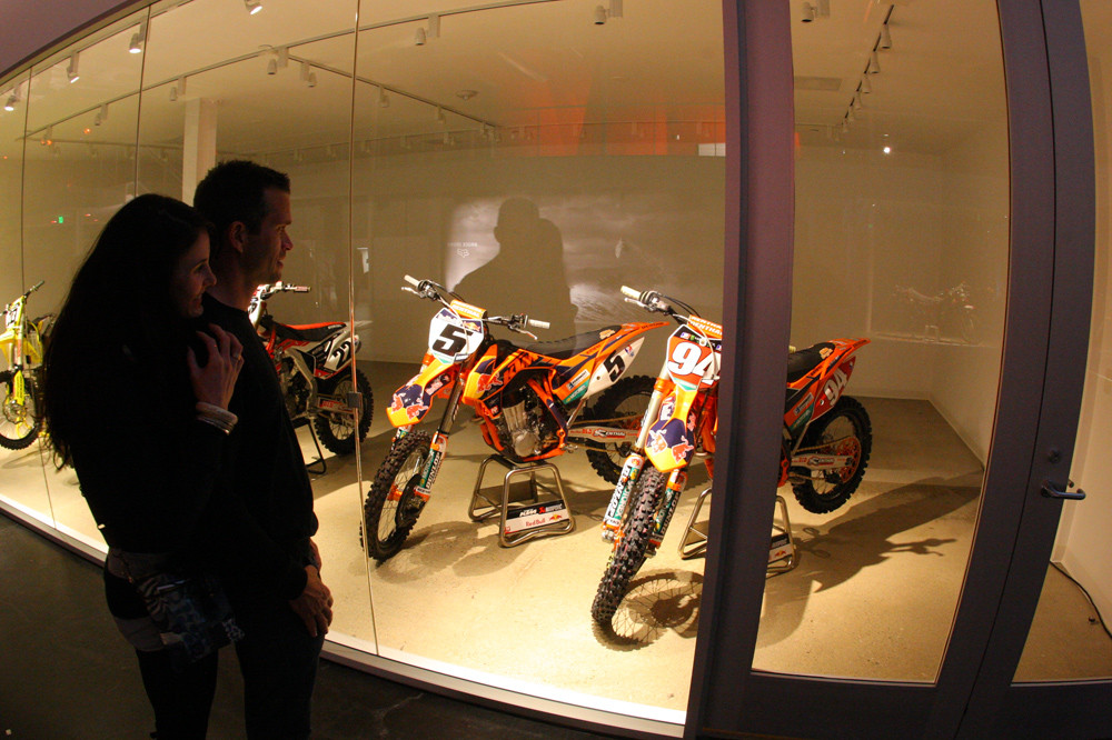 Window-shopping - Open House: Fox Racing - Motocross Pictures - Vital MX