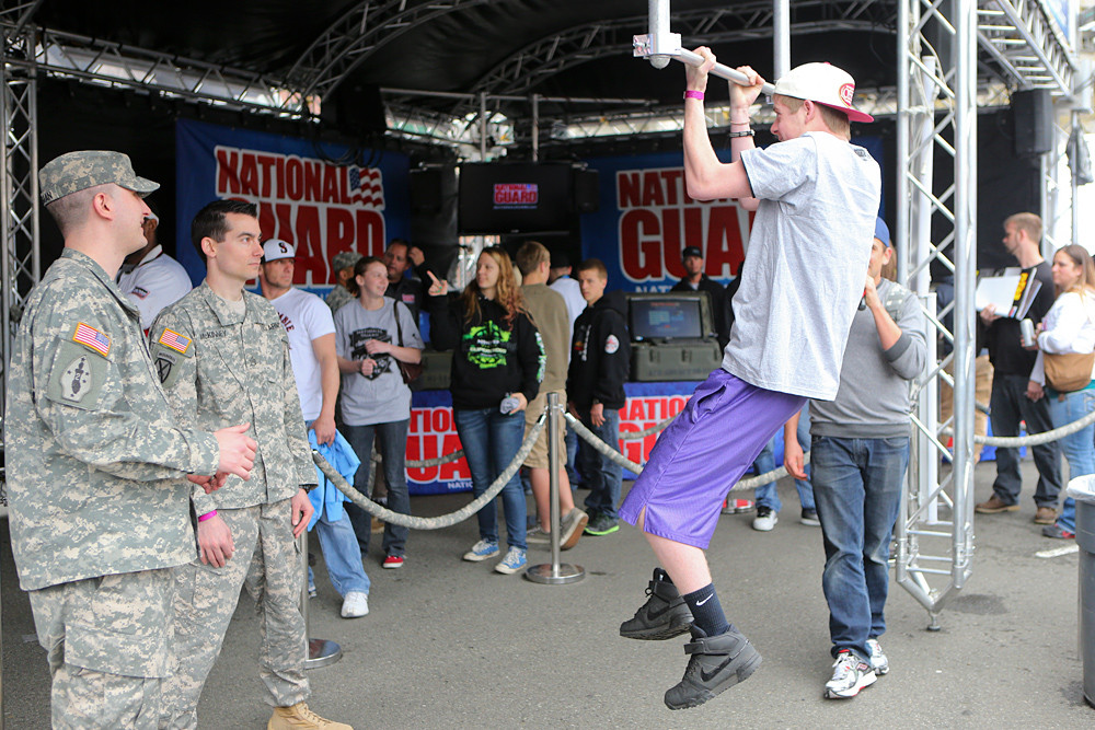 Pull-ups - Vital MX Pit Bits: Seattle - Motocross Pictures - Vital MX