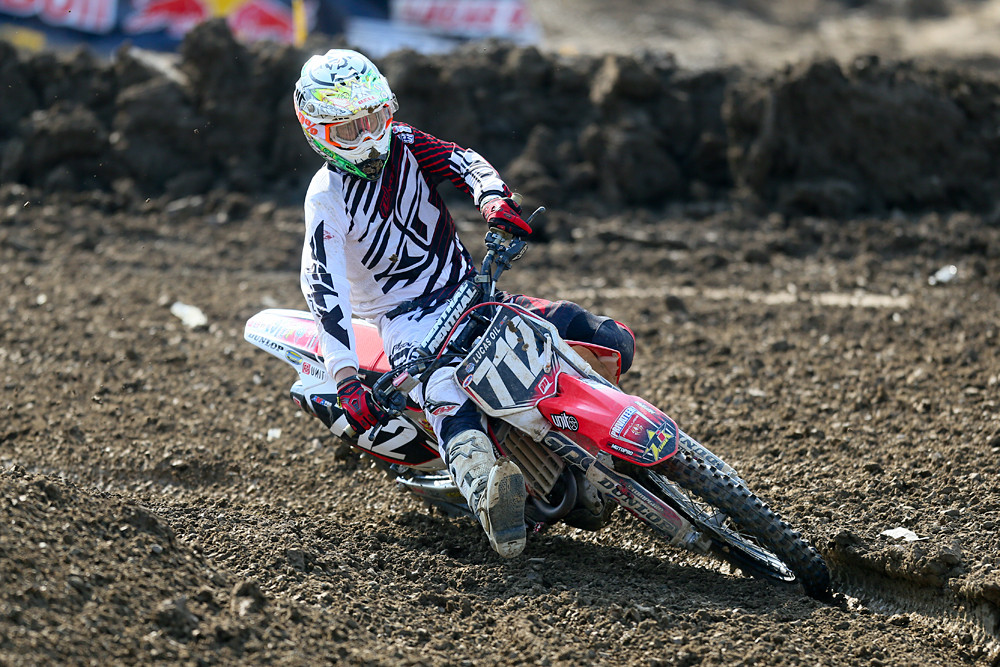 Justin Starling - Get Lean: Cornering Style Comparison - Motocross ...