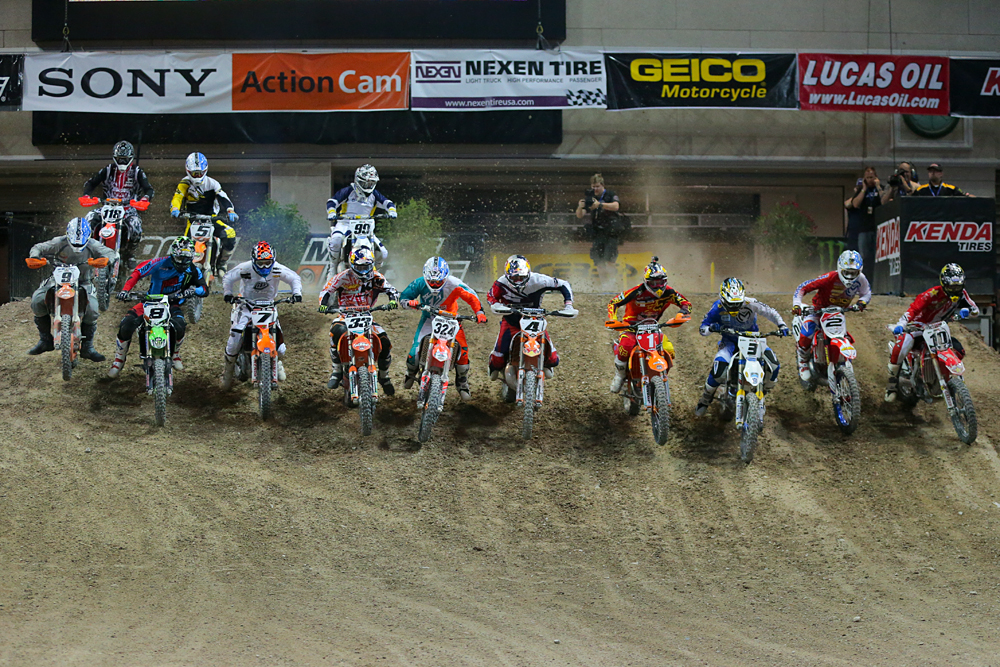 Expert main event start - GEICO Endurocross Season-Opener - Motocross ...