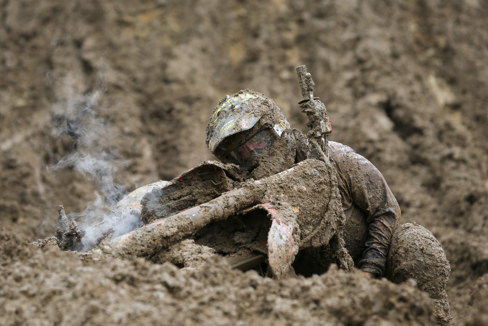 Bike wrestling - Vital MX Pit Bits: Indiana - Motocross Pictures - Vital MX