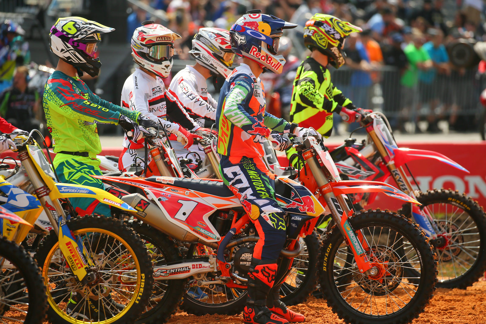 Fox gear - Vital MX Pit Bits: Daytona - Motocross Pictures - Vital MX