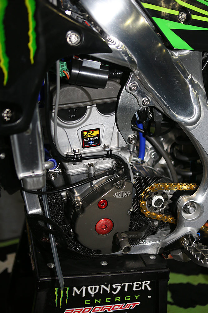 Steel mounts - Vital MX Pit Bits: Ironman - Motocross Pictures - Vital MX