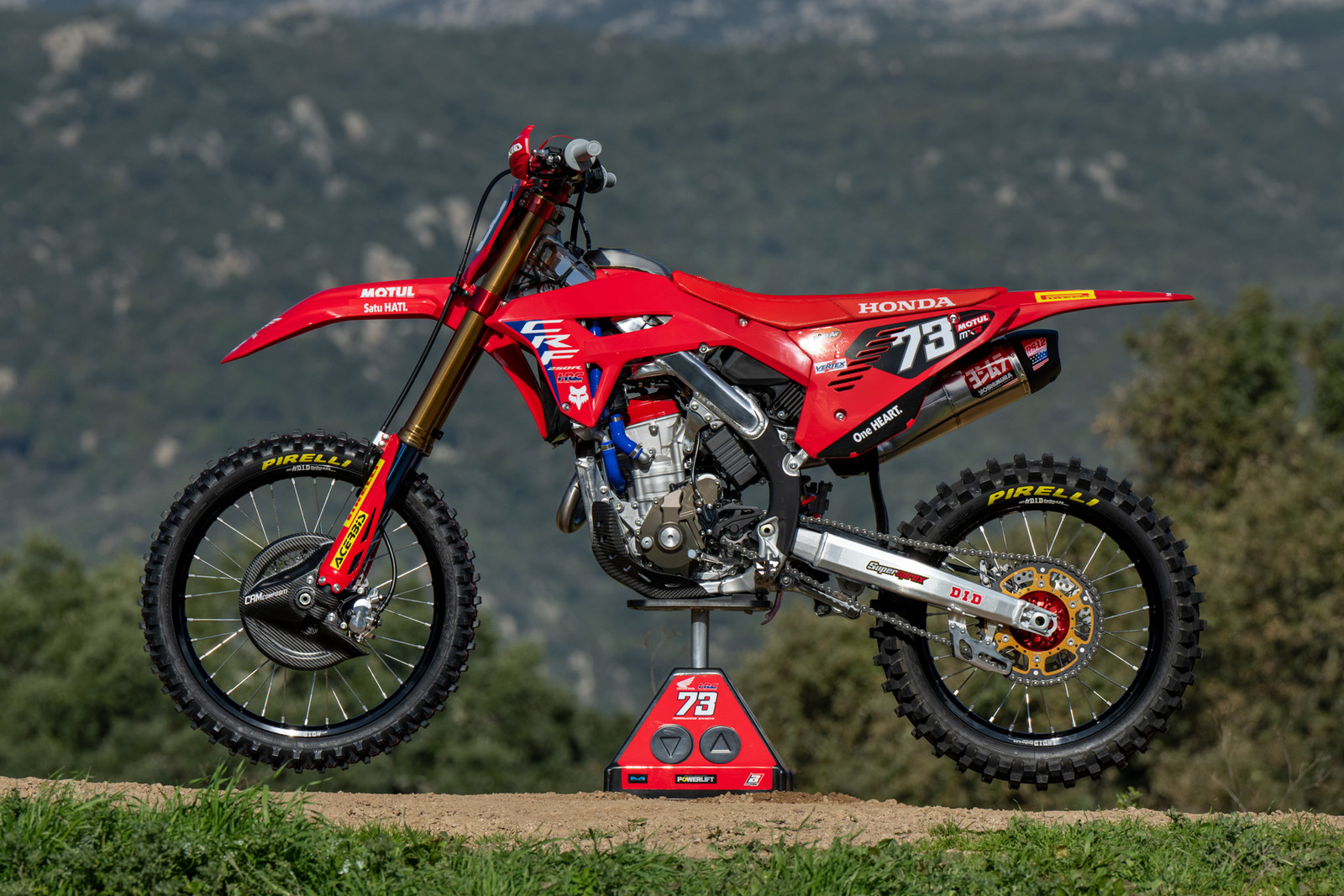 First Look | 2025 CRF450RWE and the 2024 HRC MXGP Team - Motocross Feature - Vital MX