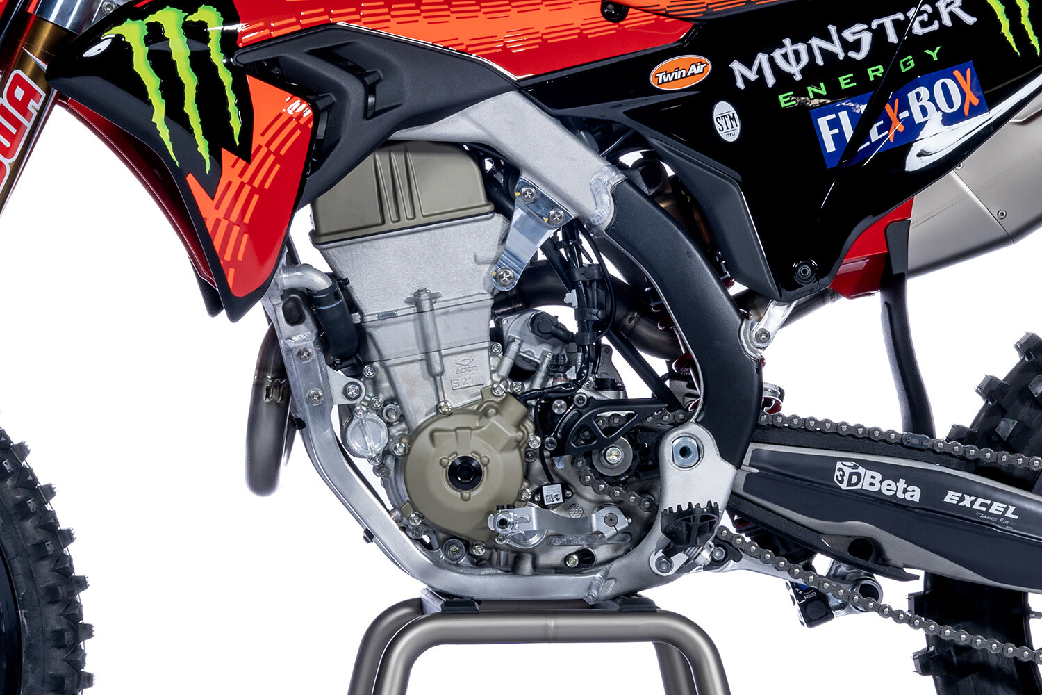 First Look | Ducati Desmo450 MX - Motocross Feature - Vital MX