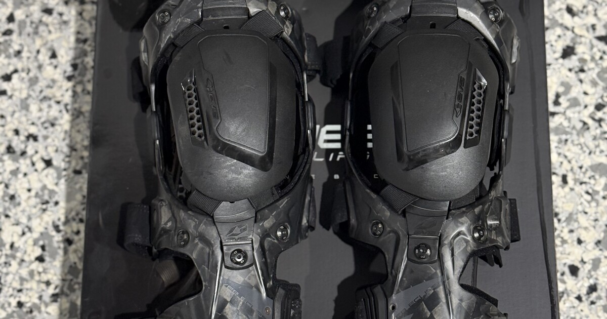 EVS Web Eclipse Knee Braces - For Sale/Bazaar - Motocross Forums / Message Boards - Vital MX