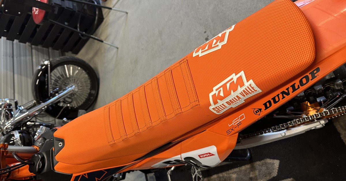 23/24 Ktm factory edition seat - For Sale/Bazaar - Motocross Forums ...