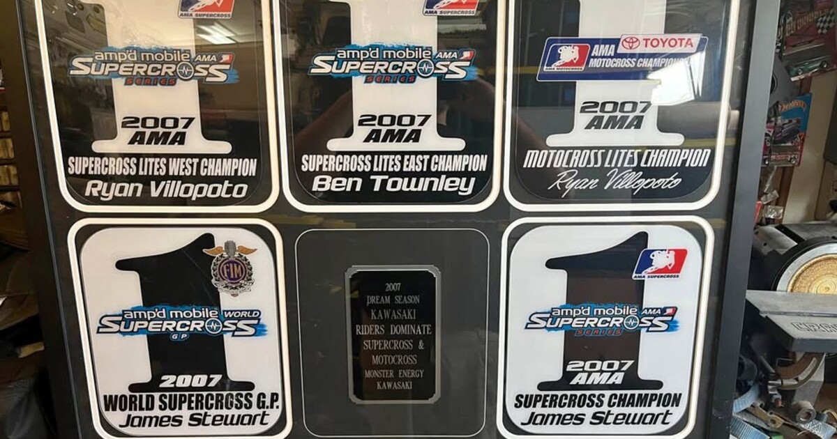 2007 AMA Supercross/Motocross Champions Kawasaki Plaque - For Sale ...
